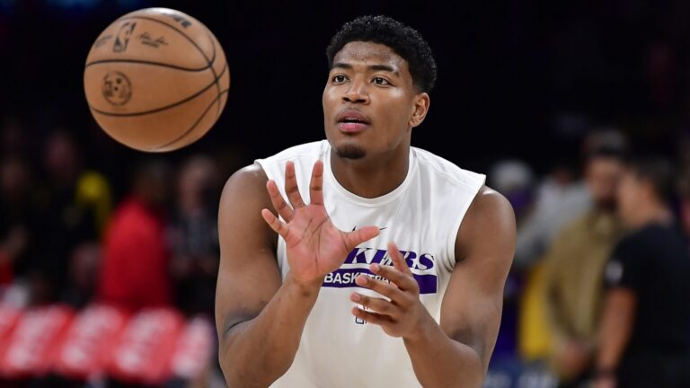 Rui Hachimura’s Priceless Reaction to Seeing Anthony Davis Sitting on ...