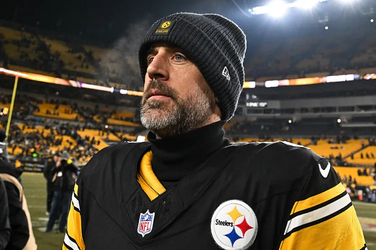 Aaron Rodgers Reportedly Kept Everyone Guessing About His NFL Future ...