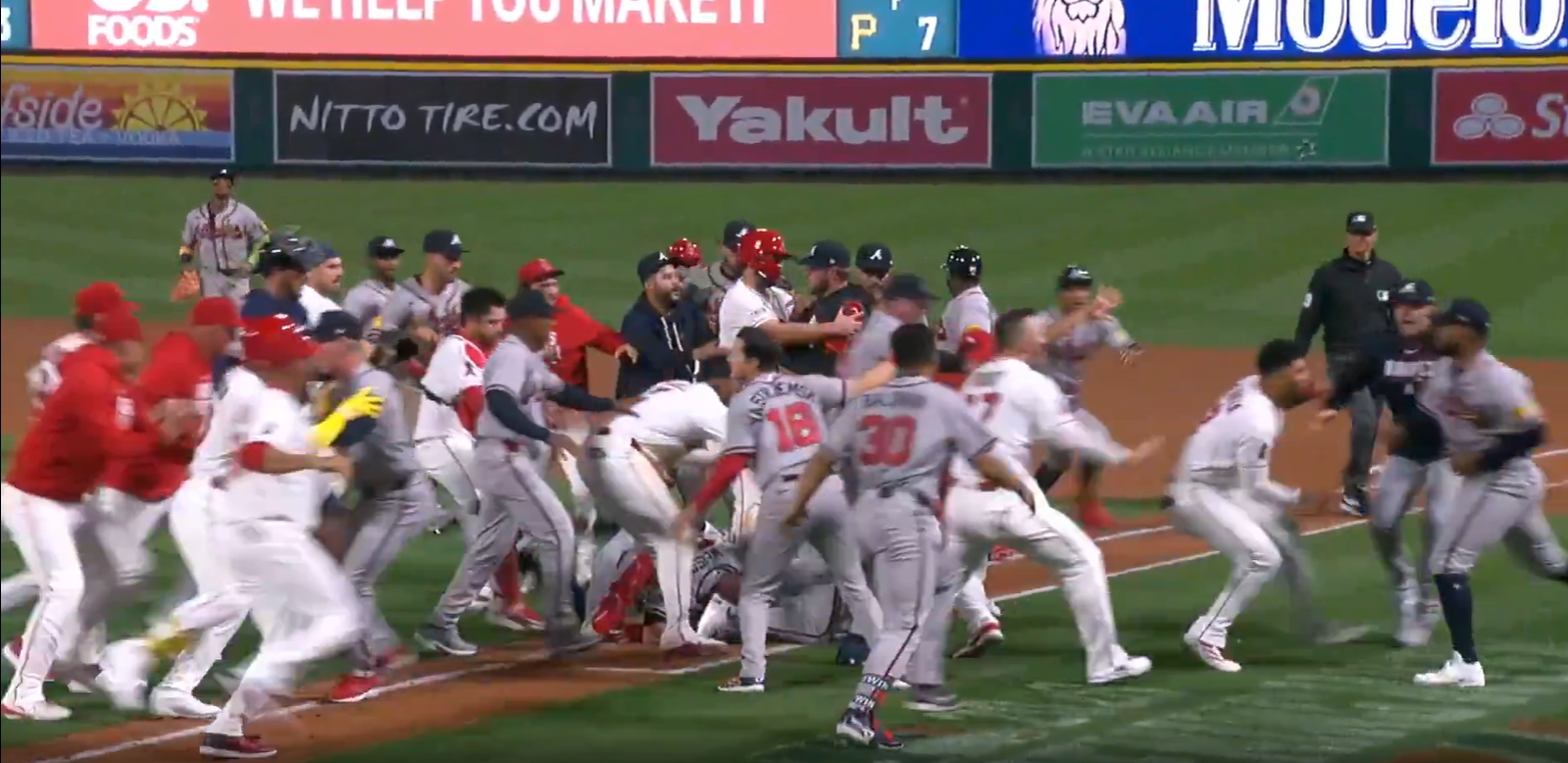 62-Year-Old Walt Weiss Drops Jorge Soler in Wild Dugout Brawl - TMSPN
