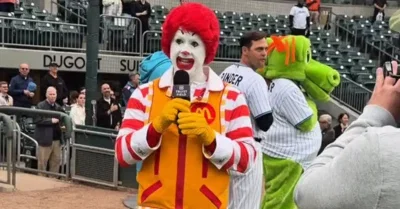 Baseball Fans Were Completely Confused After National Anthem Singer ...