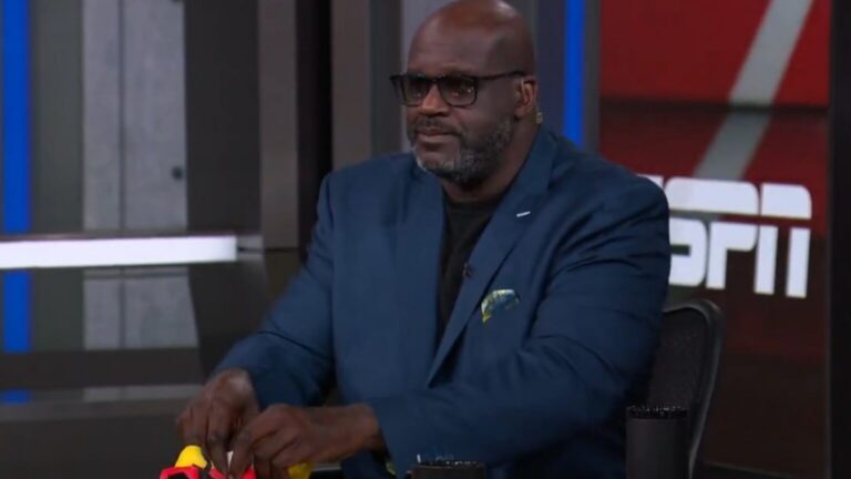 Shaq Steals The Show With Hilarious Antics During Knicks-Hawks Blowout ...