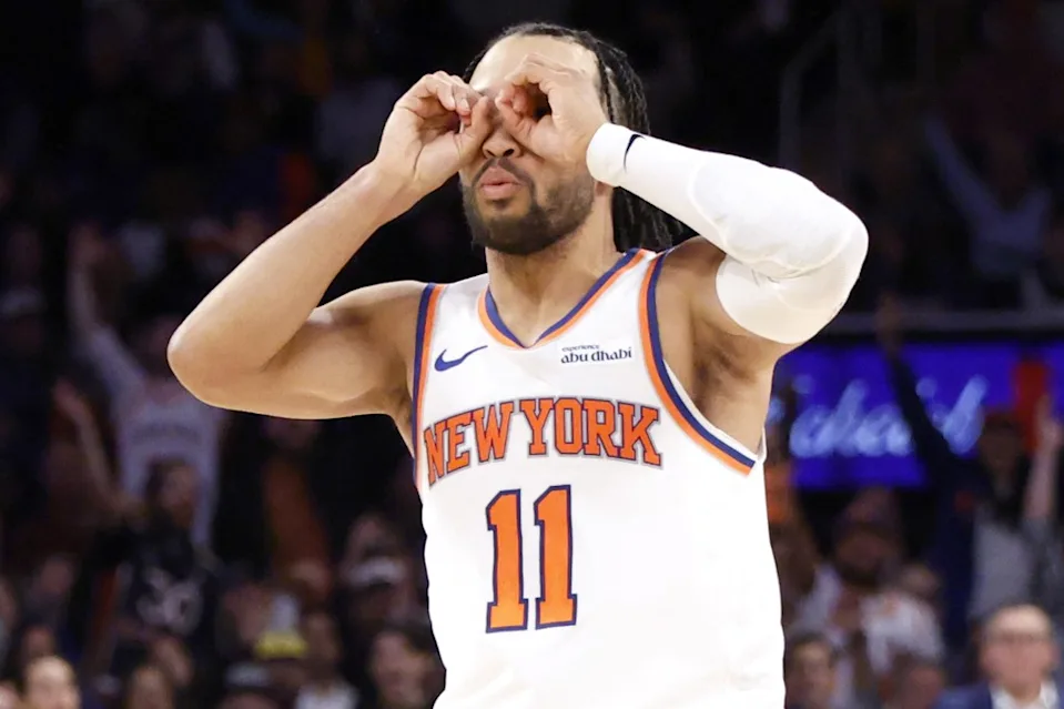 Knicks Fan Pulls Off Wild Jalen Brunson-Inspired Stunt Outside MSG ...