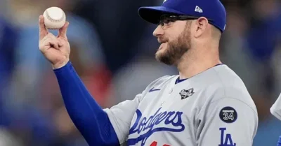 Scary Moment as Max Muncy and Ildemaro Vargas Are Both Knocked Down in ...